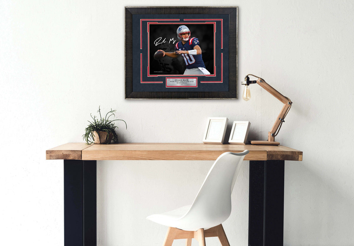 Drake Maye - New England Patriots - Spotlight with Facsimile Signature