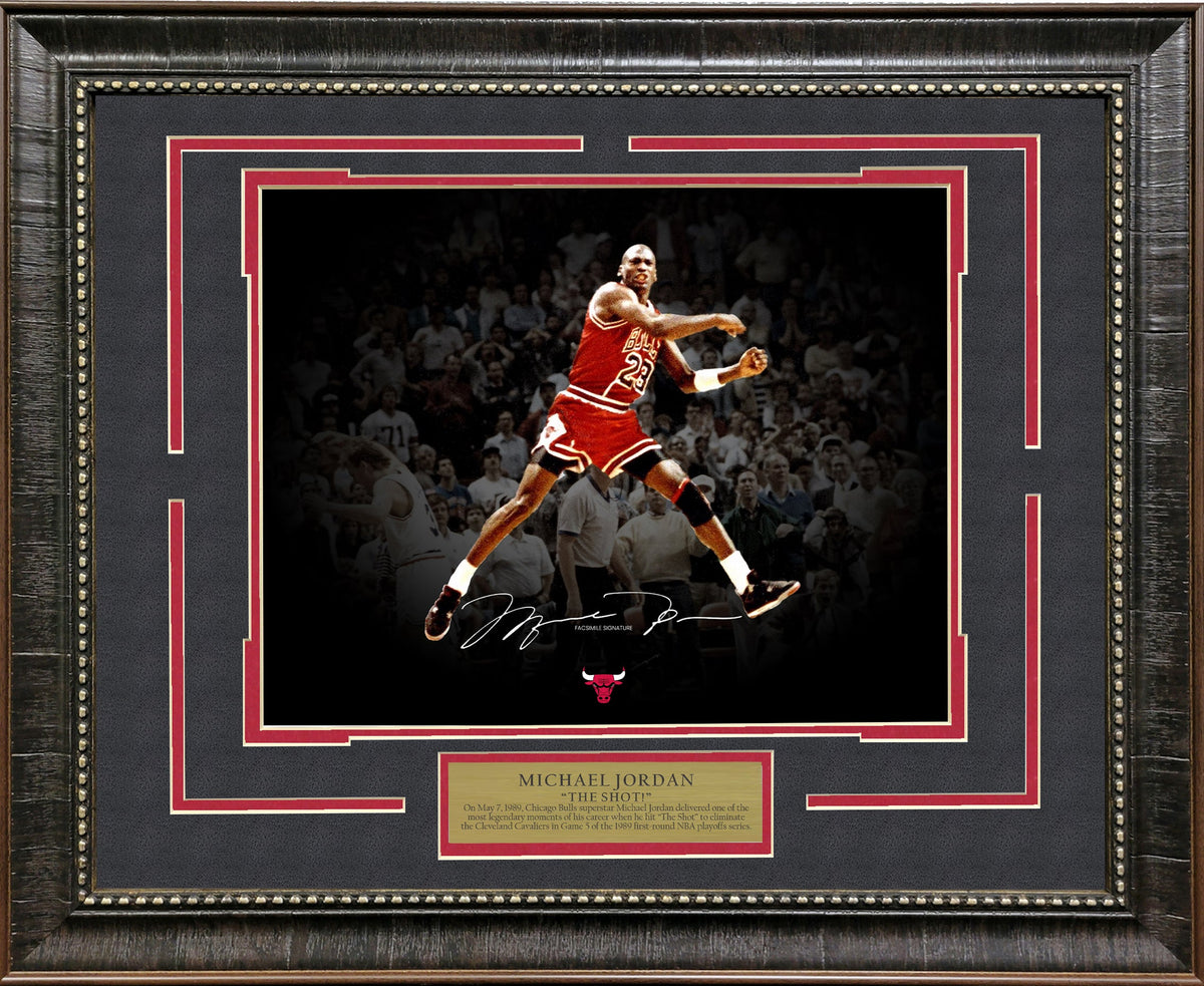 Michael Jordan - The Shot - Spotlight with Facsimile Signature
